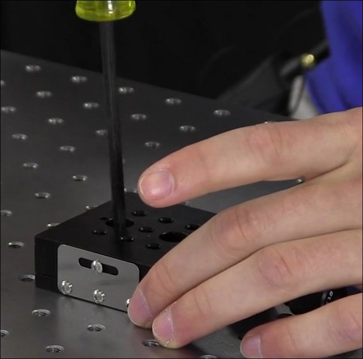 Thorlabs · Accessing Centrally Located Mounting Points on a Translation ...